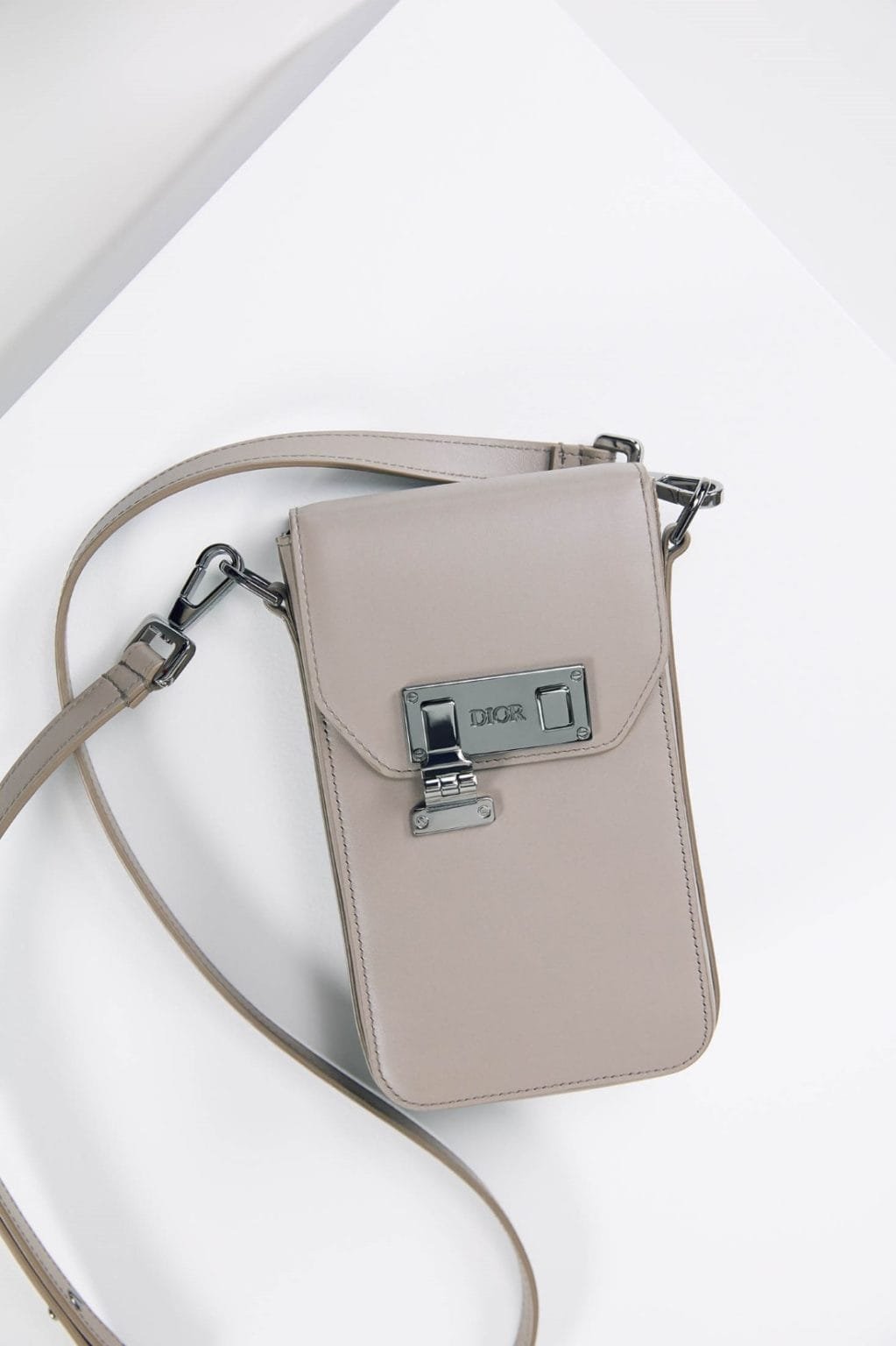 Dior Lock Bag, Les Nouveaux Must-have Irrésistibles De Dior Men ...
